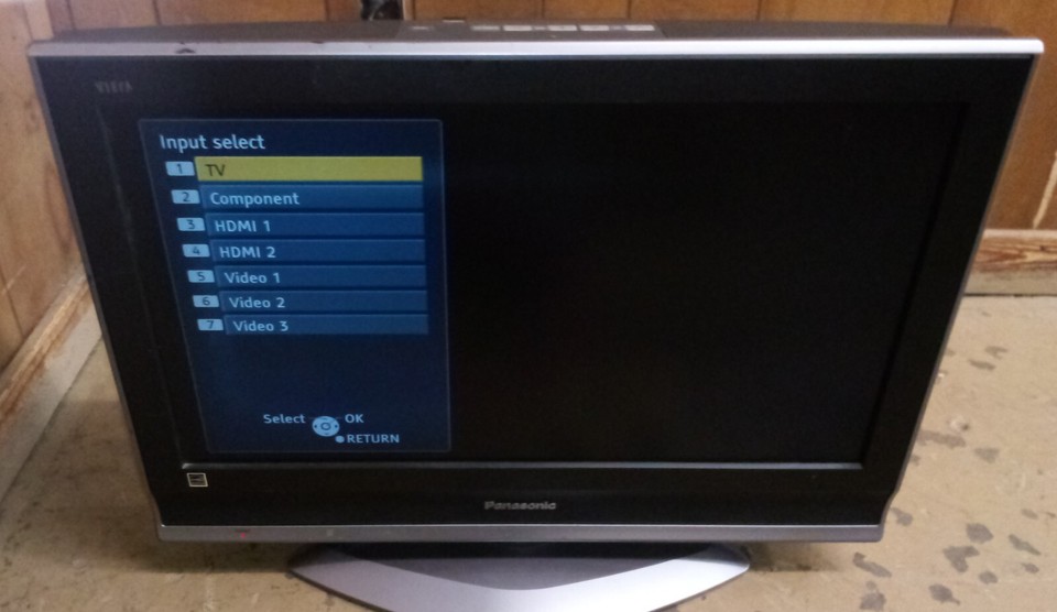 Panasonic Viera 26" HD TV 720P TC-26LX70 2005 Television Retro Gaming ...
