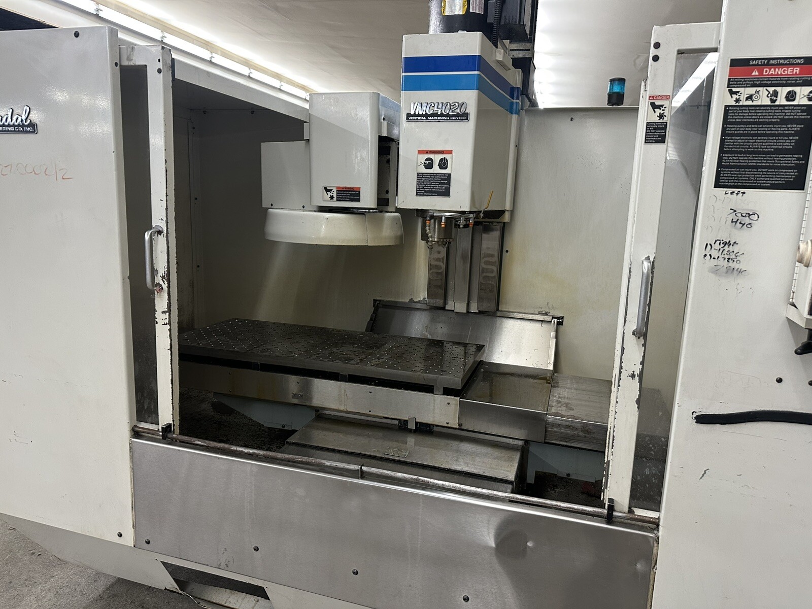 1997 Fadal 4020HT CNC Vertical Machining Center- Video link in the ...