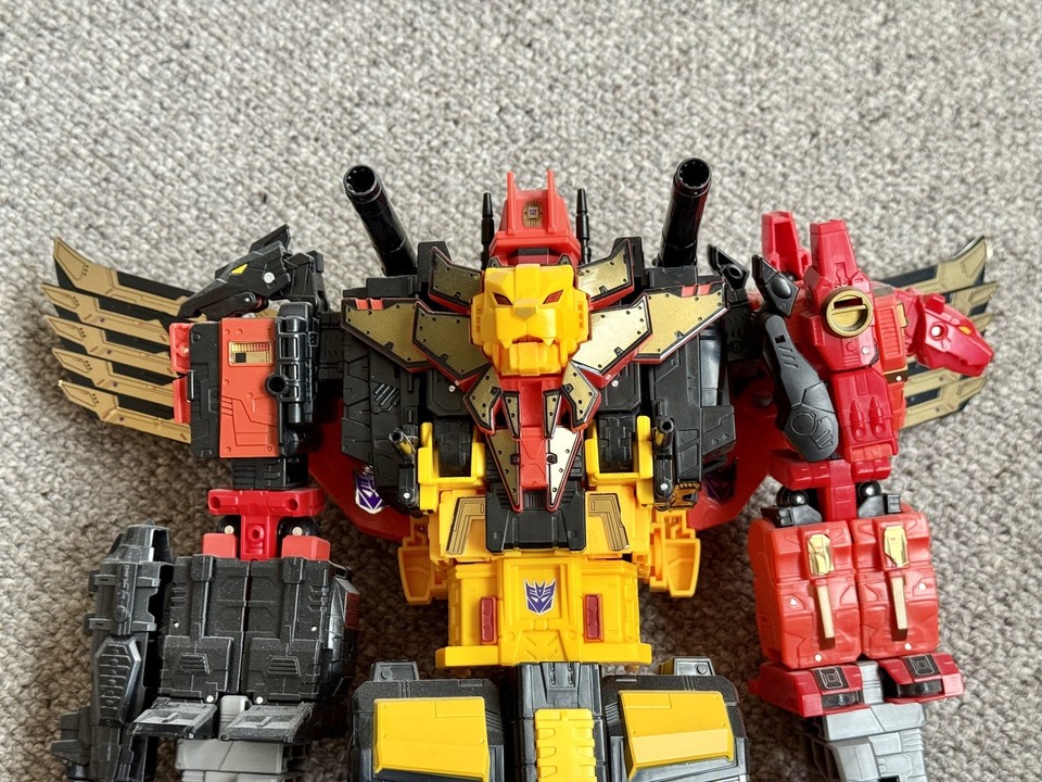 Hasbro Transformers Power of The Primes Titan Class Predaking | eBay UK