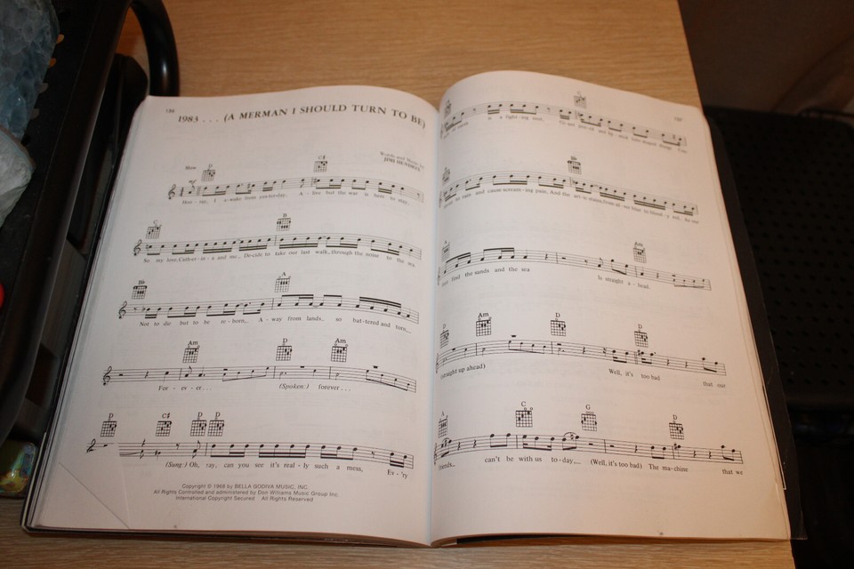 JIMI HENDRIX Anthology Songbook Photos & Sheet Music Hal Leonard Foxy ...