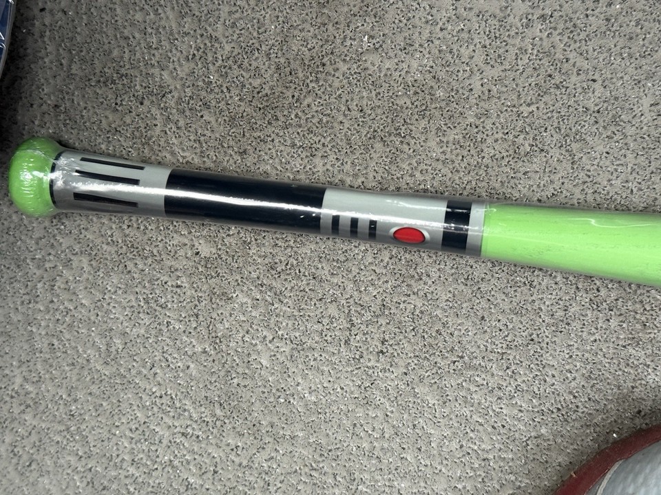 Philadelphia Phillies Star Wars Night Lightsaber Bat 8-28-2025 Green ...