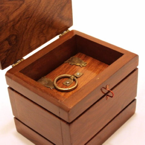 MAGIC TRICK & ILLUSION - DOUBLE LOCKED CHEST MYSTERY ( DECORATIVE ...