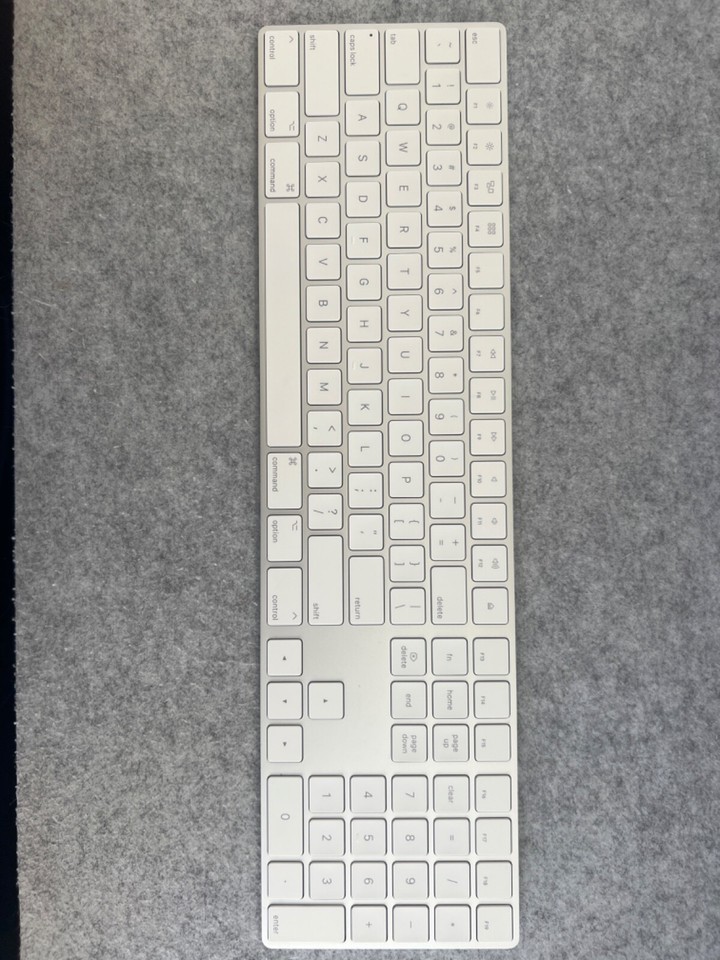 Apple Magic Wireless Keyboard with Numeric Pad - Silver 190198383396 | eBay