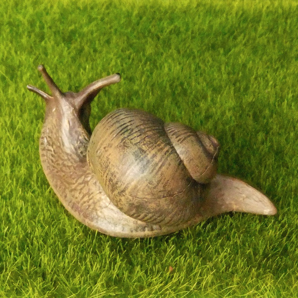 2pcs Lifelike Large Snail Fairy Garden Terrarium Lawn Decor Figurine ...