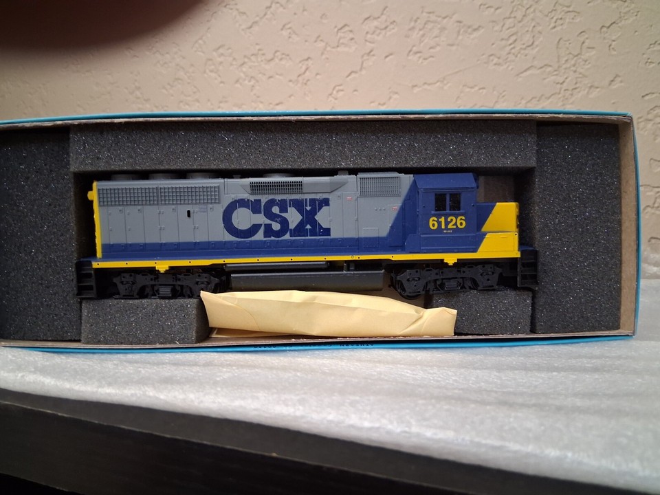 Athearn EMD SD40-2 CSX Powered Locomotive #8058 | eBay