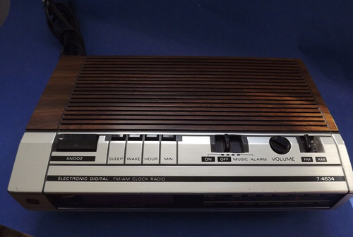 Vtg General Electric GE Digital Alarm Clock Radio Buzzer Model 7-4634B ...