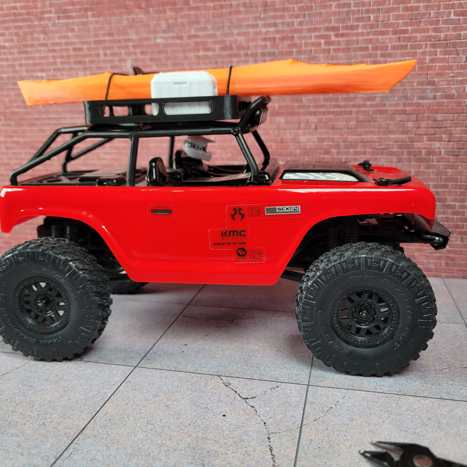 Gladiator Roof Rack with Orange Kayak and cooler Kit SCX24 RC Prop | eBay