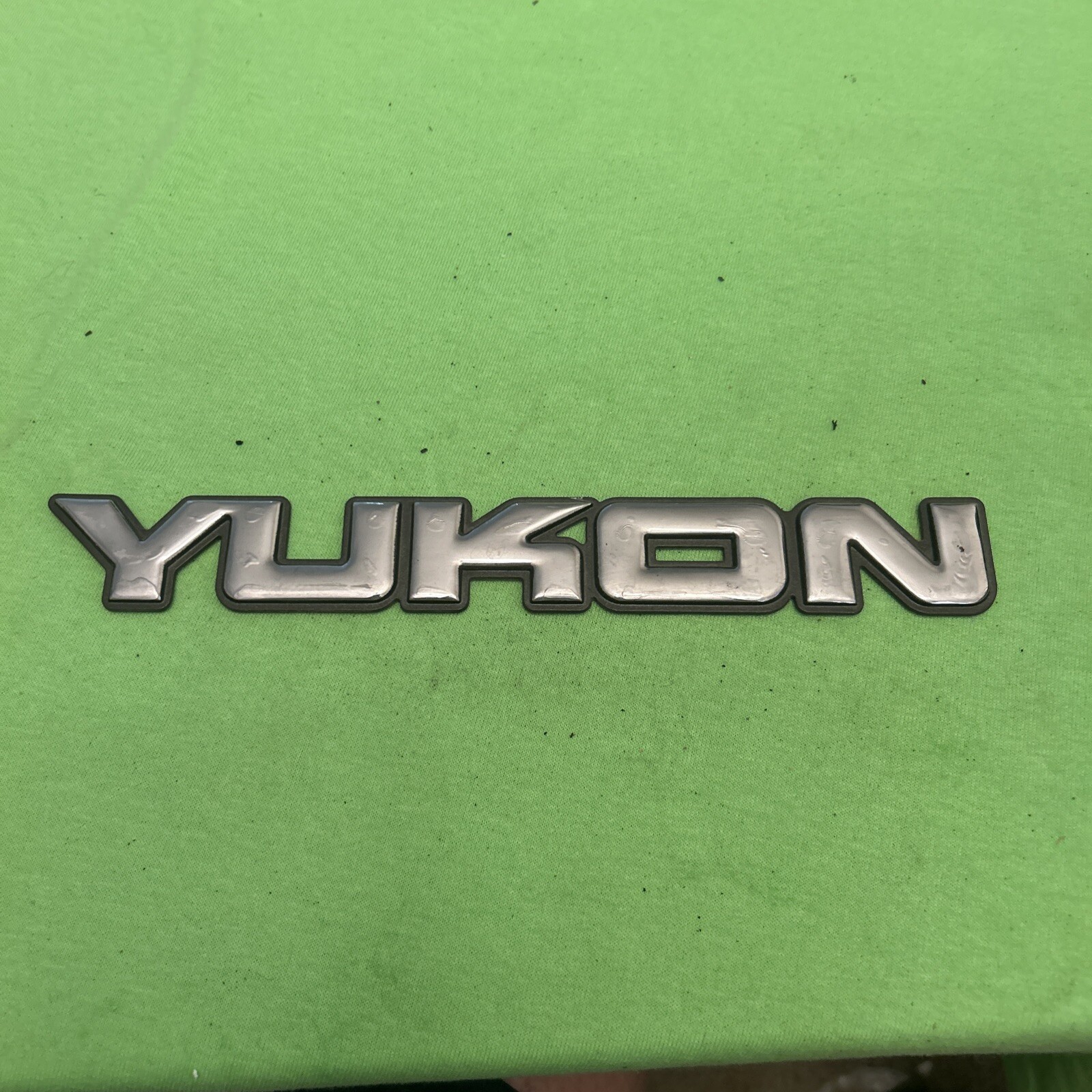 OEM Rear Liftgate Emblem Nameplate Chrome 2007-2020 GMC Yukon 15825690 ...