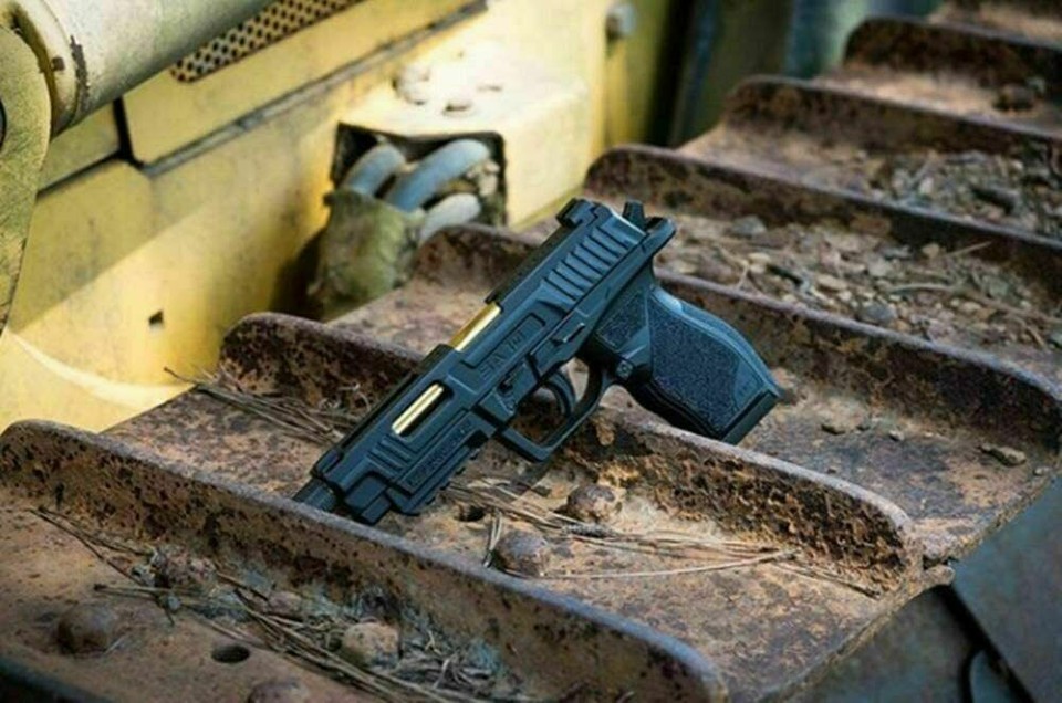 Umarex UX SA10 .177 Cal Blowback Air Pistol with 5x CO2 Tanks and BBs ...