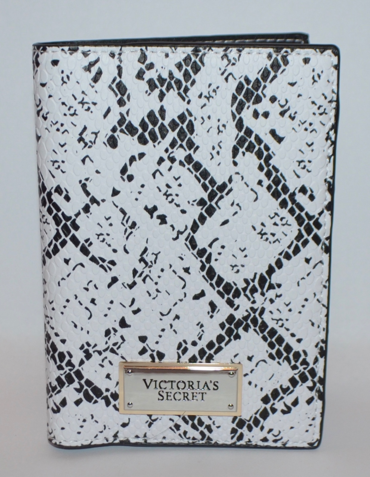 VICTORIAS SECRET WHITE BLACK SNAKE PASSPORT COVER CASE TRAVEL WALLET ...