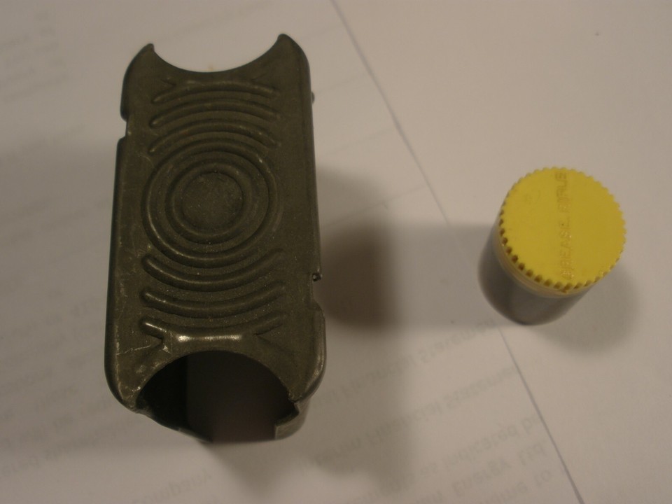 M 1 GARAND RIFLE 8 ROUND CLIP AND LUB POT 99% | eBay