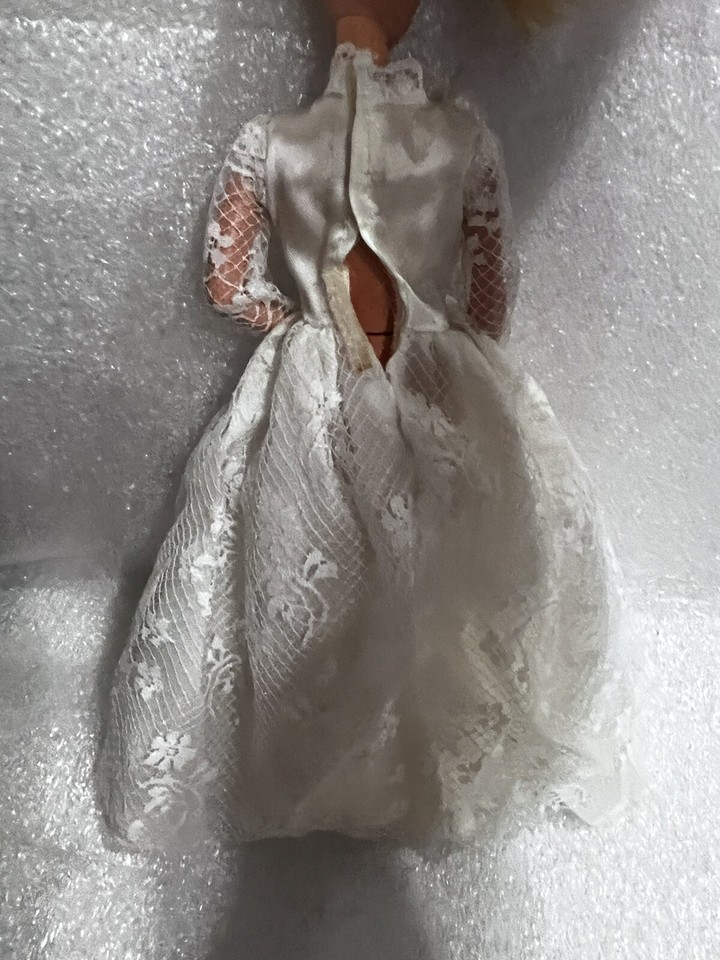 Vintage 1970’s Damaged Barbie Doll White / Ivory color wedding dress ...