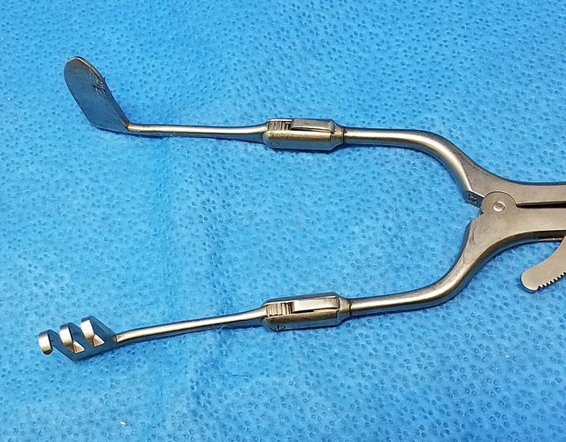 Xomed 1352247 J. House Strip Retractor 3 Prong Right 7 Pin Blade Left ...