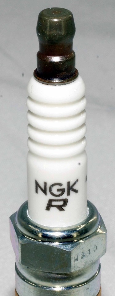 Pack of 8 Genuine NGK 2771 V-Power Spark Plugs UR5 | eBay