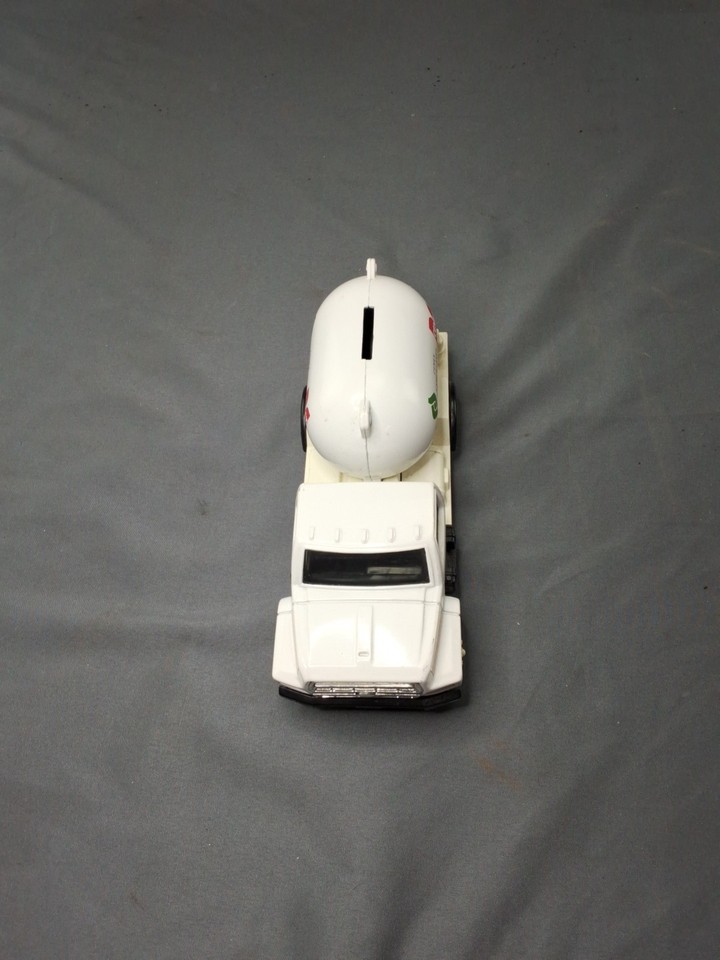 Ertl Ford F700 Propane Truck Locking Coin Bank CENEX LAND O' LAKES , 1/ ...