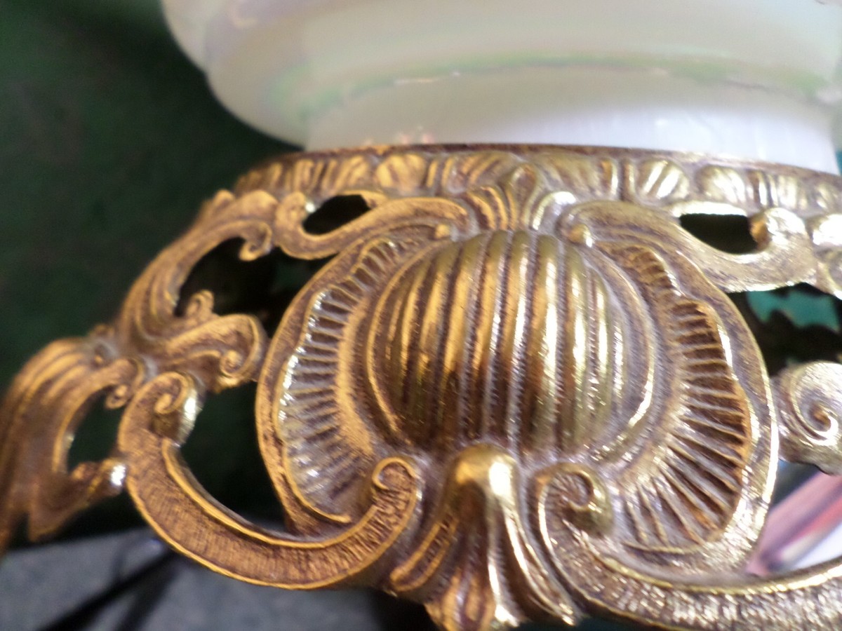 1975 Exquisite Vintage D. W. Sales Opalescent Iridescent 1975 Exquisite Vintage D. W. Sales Opalescent Iridescent