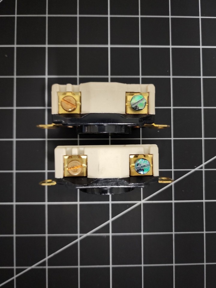 LOT OF ( 2 ) HUBBELL 30 AMP HBL2610 L5-30R TWIST-LOCK 30 AMP 125V ...