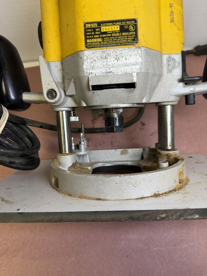 DeWalt DW625 Heavy Duty Plunge Cut Router Variable Speed AS IS NEEDS ...