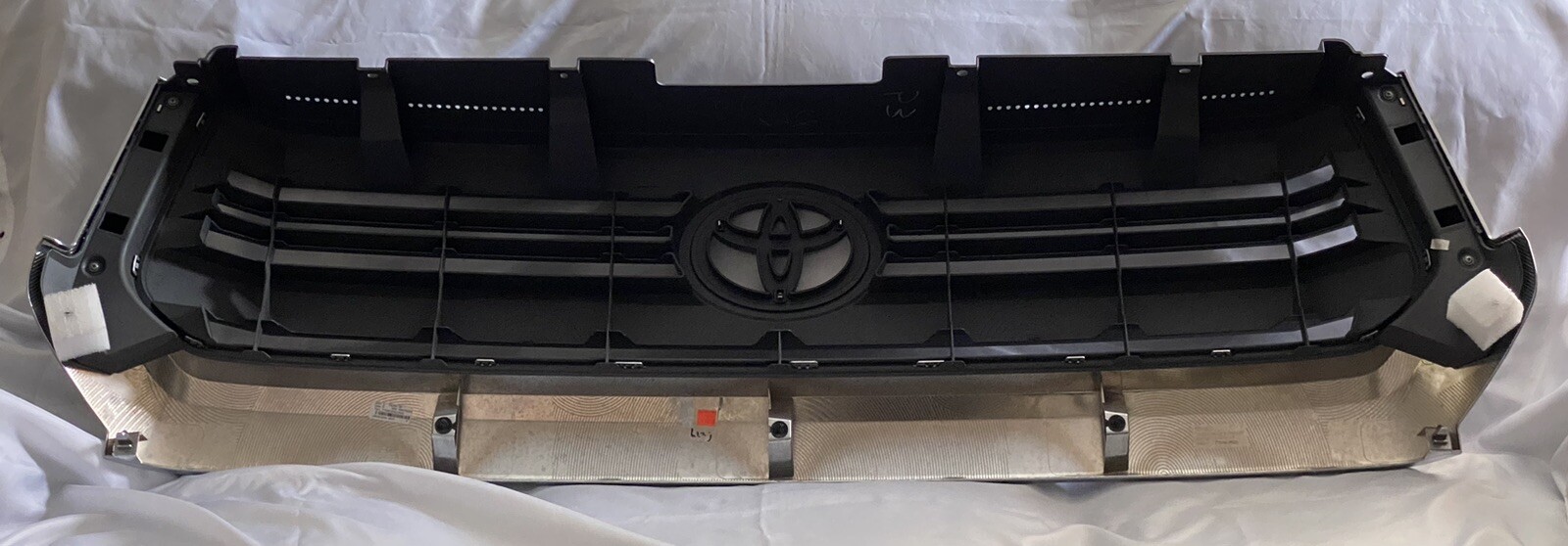 Genuine Toyota Tundra Grille TY050.1Y00 - SRGM-2817 - 53311-0C240 | eBay