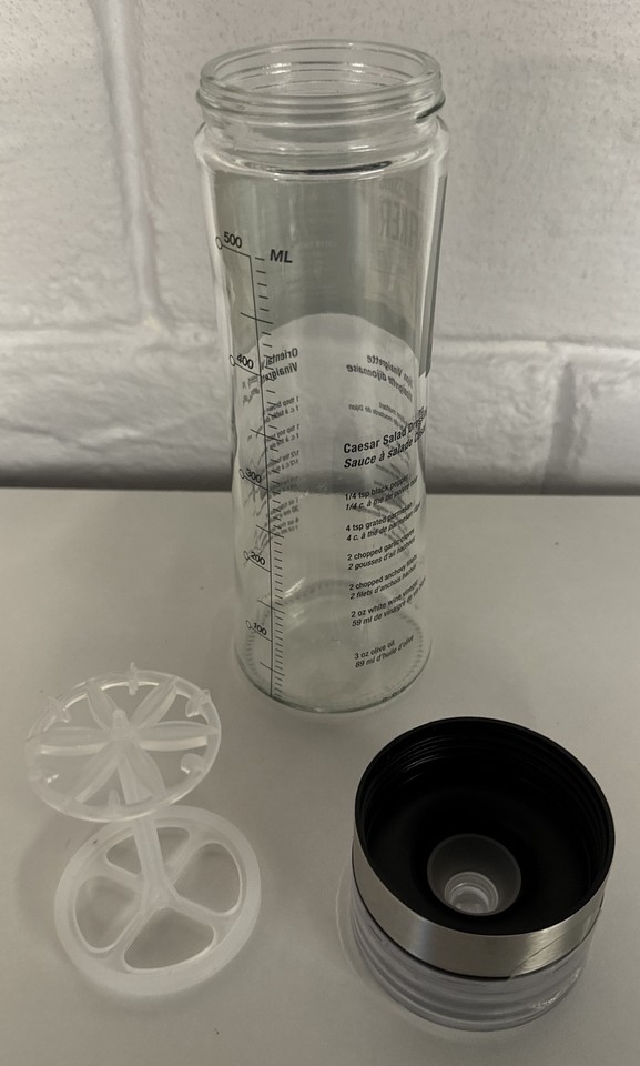 Tablecraft Salad Dressing Shaker, Glass with Plastic & Metal Pour Spout ...