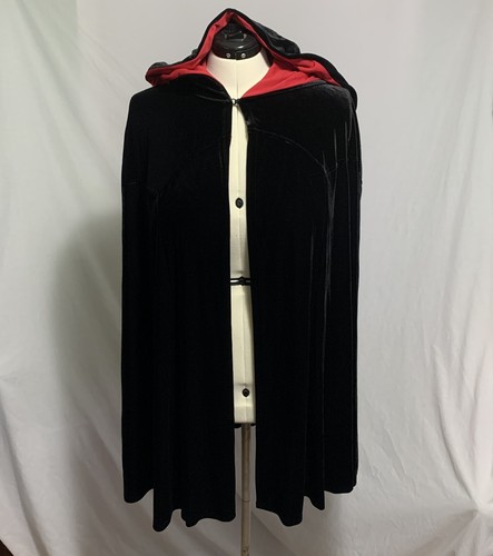 Torrid Short Cloak Velvet Hooded Halloween Cosplay Costume Red Black ...