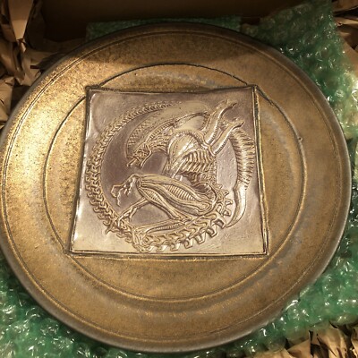 Sideshow Collectibles Alien Warrior handmade plate by Lance Henriksen ...