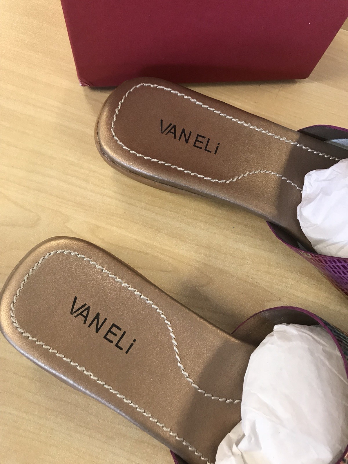 Vaneli Tallis Leather Toe Loop Slides - Fuchsia Blix Size 11 Wide | eBay