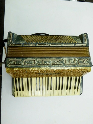 Vintage Hohner Accordion Nice Condition, Plays Well Complete Accordion ...