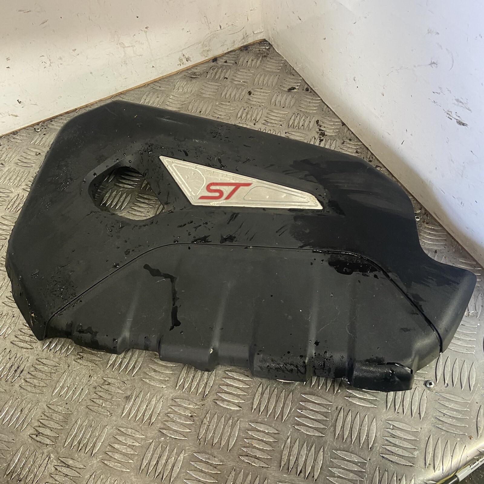 FORD FIESTA MK7 ST-3 1.6 PETROL ENGINE COVER C1BG-6A949-A BLACK 2012 ...