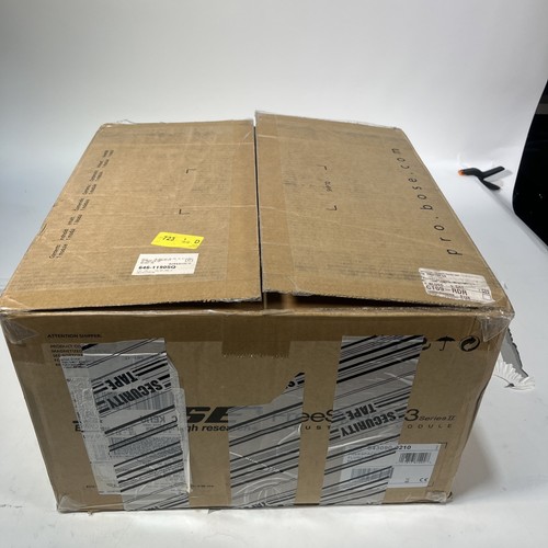 Bose FreeSpace 3 Flush-Mount Acoustimass Bass Module, White, Single ...