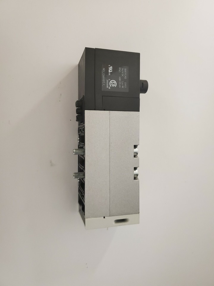 Festo VSVA-B-M52-MZD-D1-1T1L Pneumatic Valve 24 VDC 543699 C402 Near ...