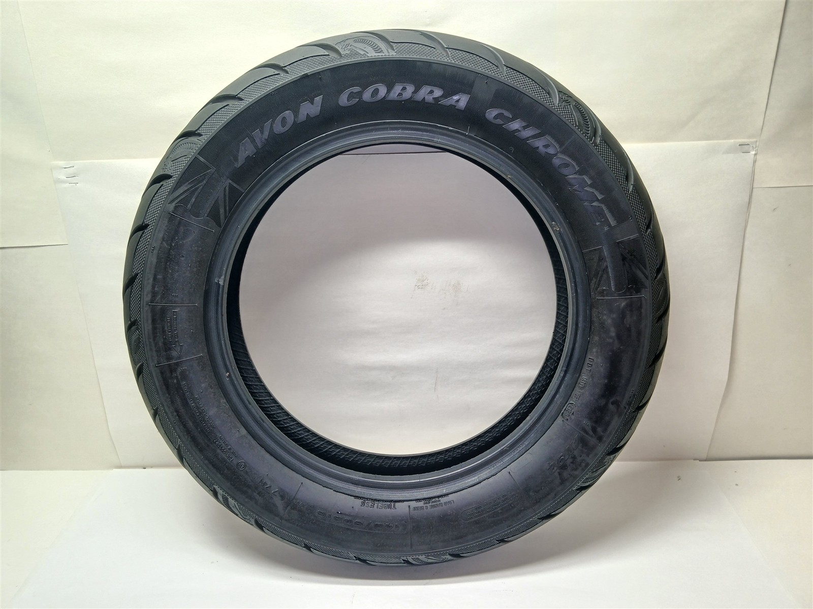 Harley-Davidson Avon Cobra Chrome Rear Tire 140/90 B16 77H Tread 7/32 ...