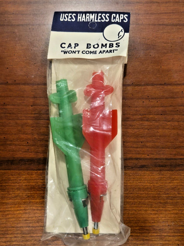 VINTAGE TOY CAP BOMB - 1 PACK OF 2 ROCKETS UNOPENED - 1960s | eBay