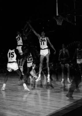 Swede Halbrook Of The Syracuse Nationals Blocks 1960S Old Basketball ...
