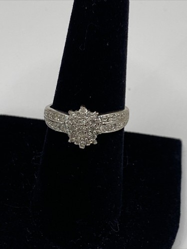 10k Diamond Cluster Ring Solid Gold SZ 8 2004 Vintage Avon 2.77 Grams ...