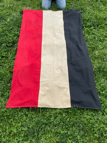 ORIGINAL GERMAN WW2 NATIONAL TRI COLOR FLAG W/ FACTORY ROPE 44" X 78 ...