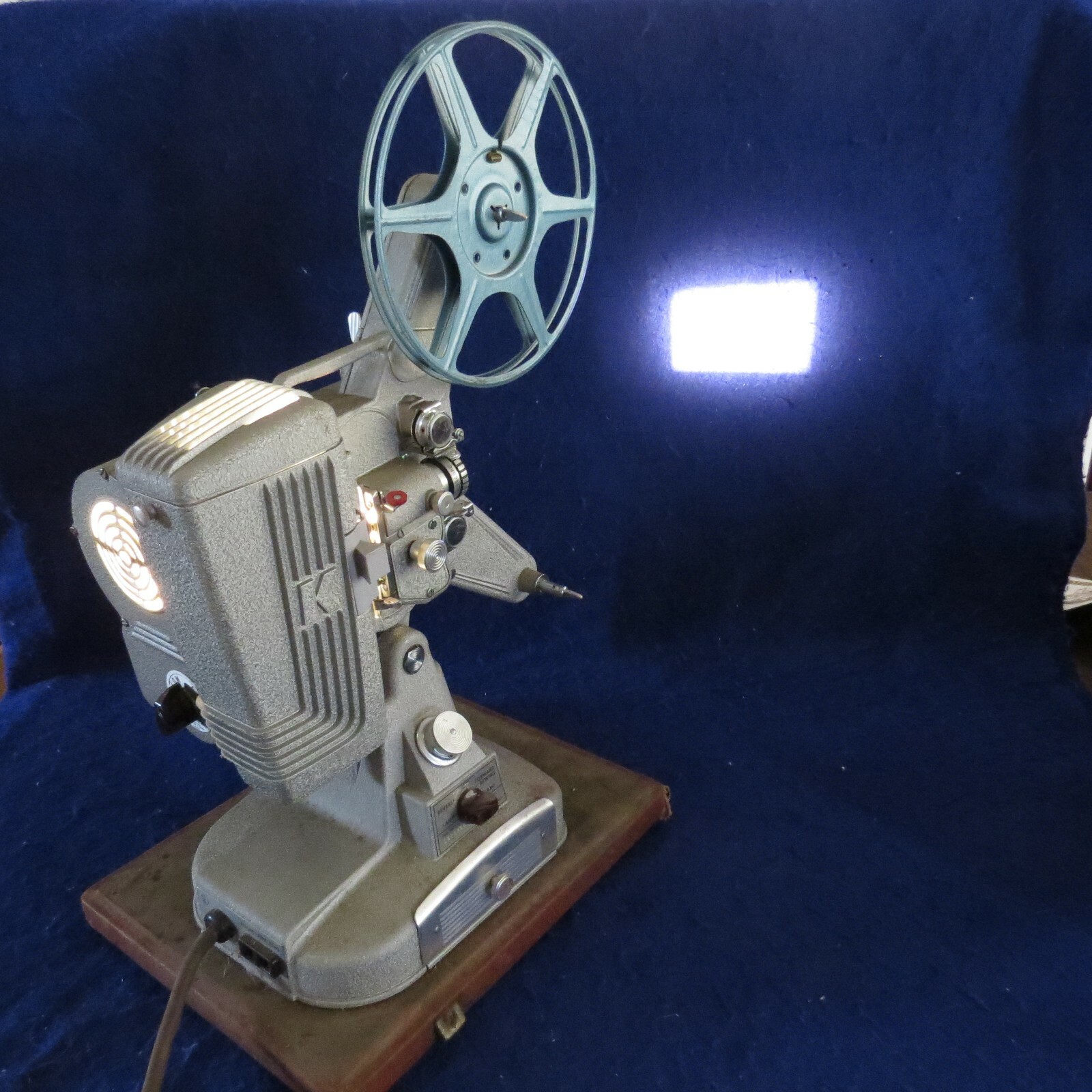 Vintage Movie Projector Keystone Regal K-109-S 8mm Made in USA - SEE ...