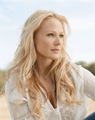 BEAUTIFUL JEWEL KILCHER 8X10 Photo | eBay