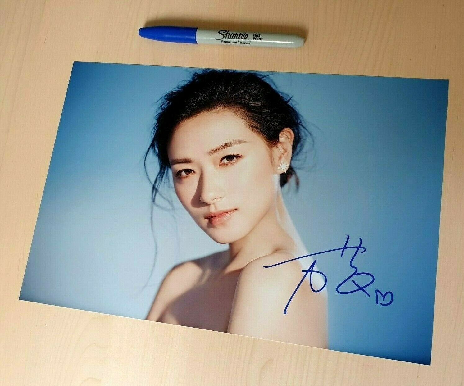 REGINA WAN Qian Photo dédicacée signée en personne COA Paradise in ...