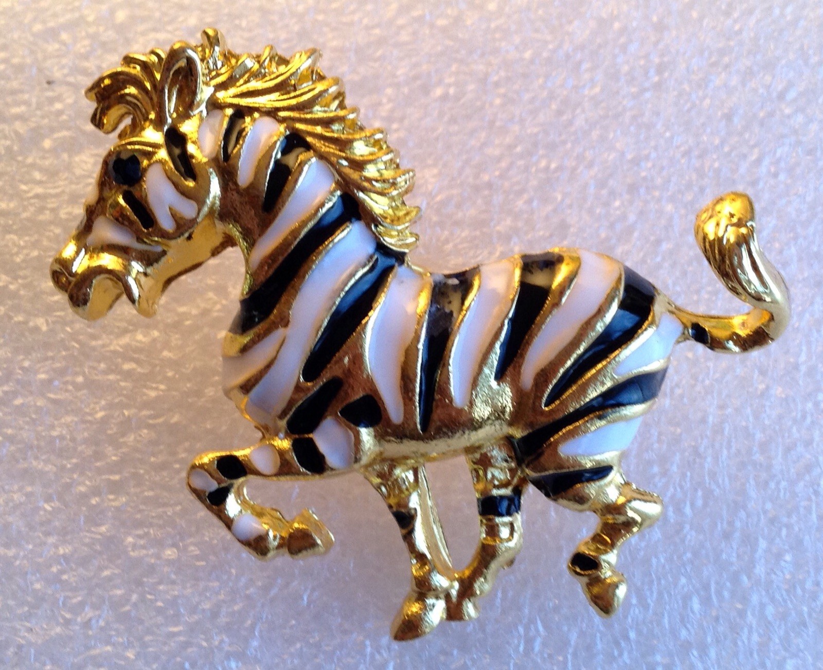 ZEBRA BROOCH PIN - Black & White Enamel On Goldtone Metal Alloy | eBay