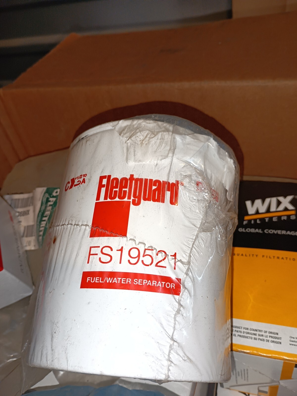 FLEETGUARD FS19521 - Fuel filter cross reference