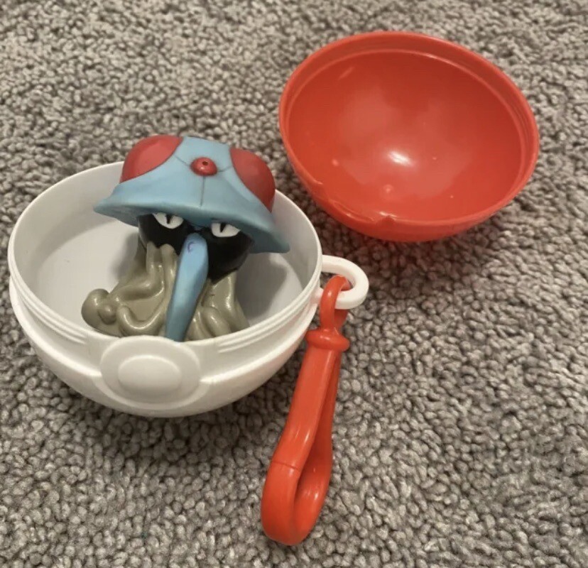 1999 Burger King Pokémon Tentacruel Water Squirter Toy with pokeball ...