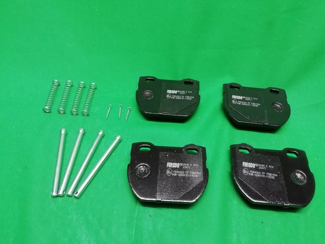 LAND ROVER REAR BRAKE PAD PADS SET DEFENDER 110 SFP000250 FERODO for ...