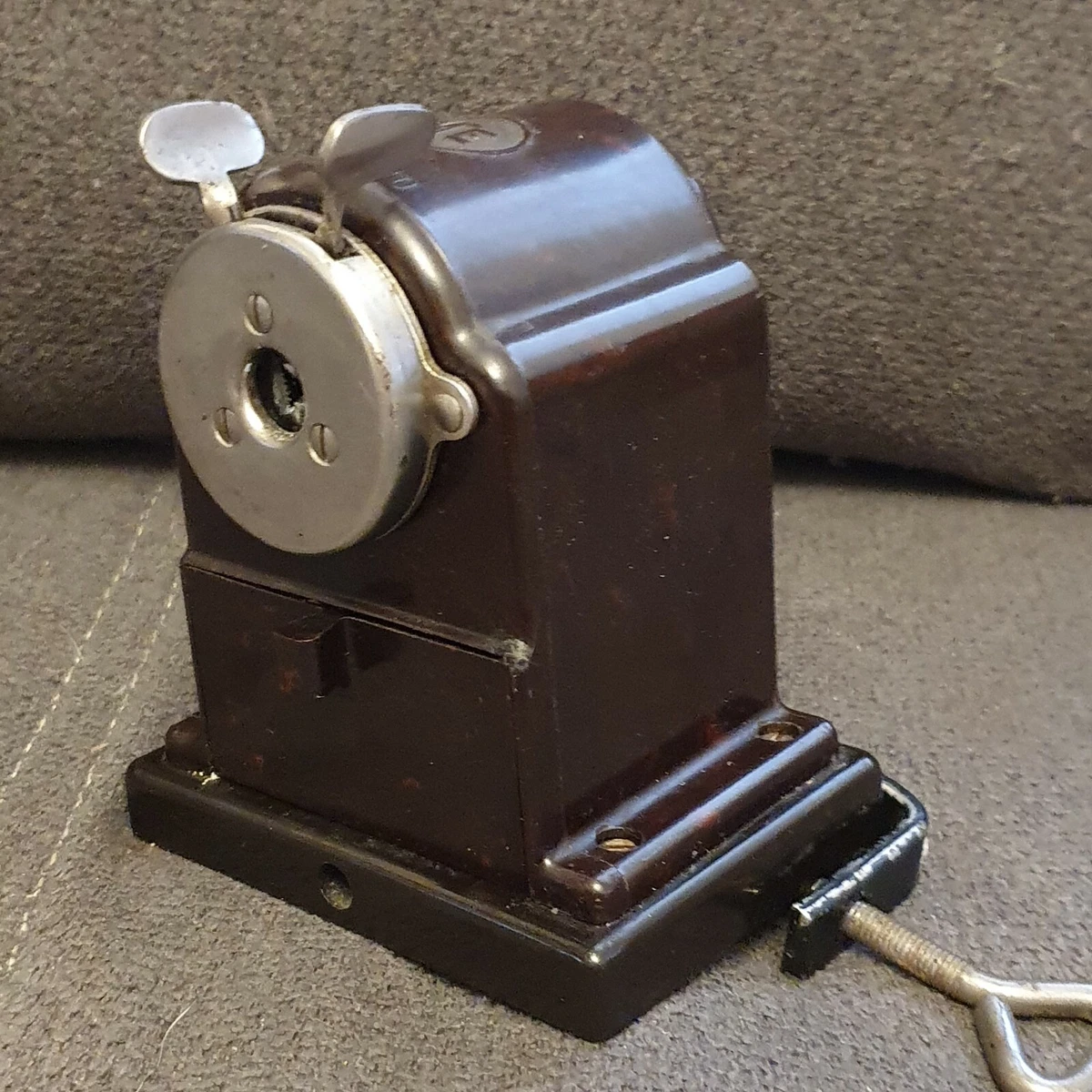 Rückstand Kamm Kopfhörer alter bleistiftspitzer Verleumden Masse Arktis