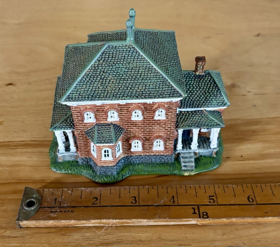 Town Hall Collectibles Red Barn And Silo, Heart And Home House, Two ...