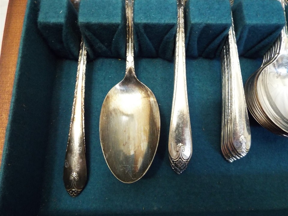 52 pc Set Wm Rogers Silver Plate Flatware Exquisite Pattern Silverplate ...