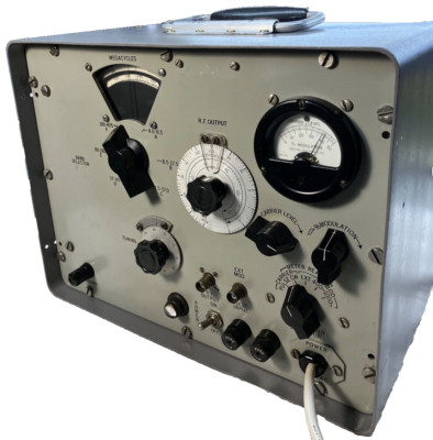 Electrical & Test Equipment - Rf Signal Generator