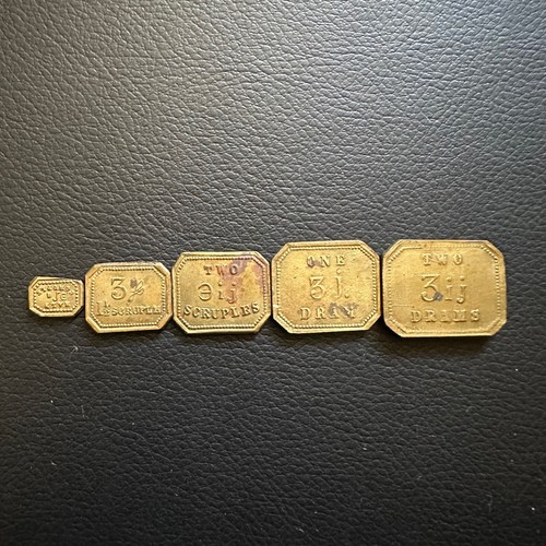 5x W&TA STANDARD VICTORIAN ANTIQUE BRASS APOTHECARY SCALE WEIGHTS DRAMS ...