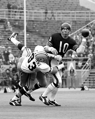 Bobby Douglass 1969-75 Chicago Bears vs Green bay Packers B+W 8x10 D | eBay