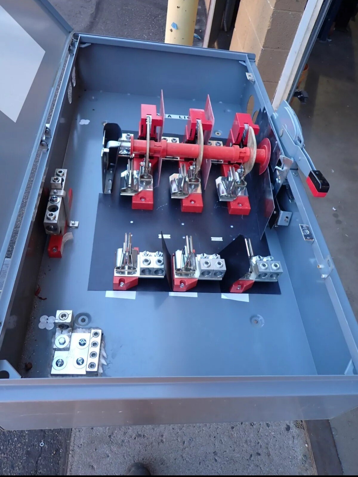 H366NR - Square D - Disconnect With Brand New Fuses | eBay